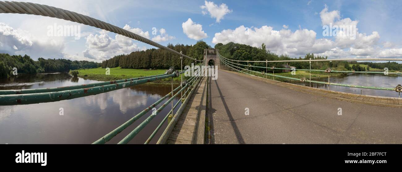 Union chain suspension bridge hi-res stock photography and images - Alamy