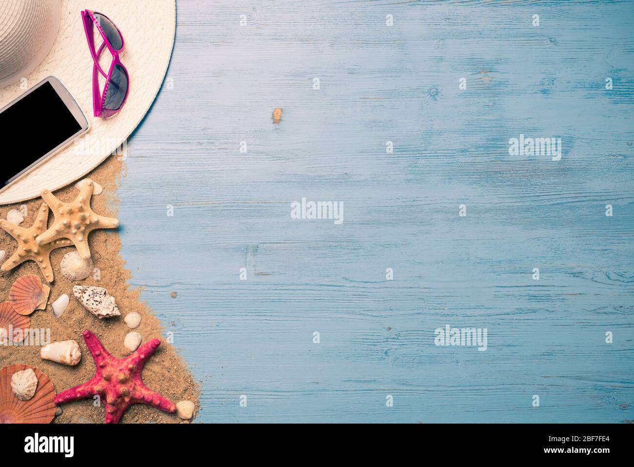Summer objects for vacation Stock Photo - Alamy