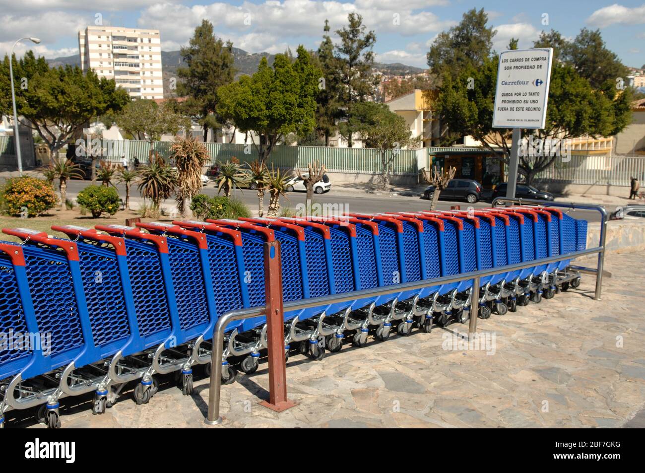 chained shopping carts Stock Photo - Alamy