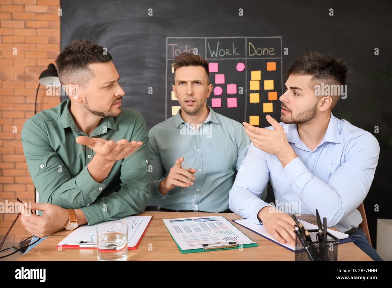 Videocall men hi-res stock photography and images - Alamy