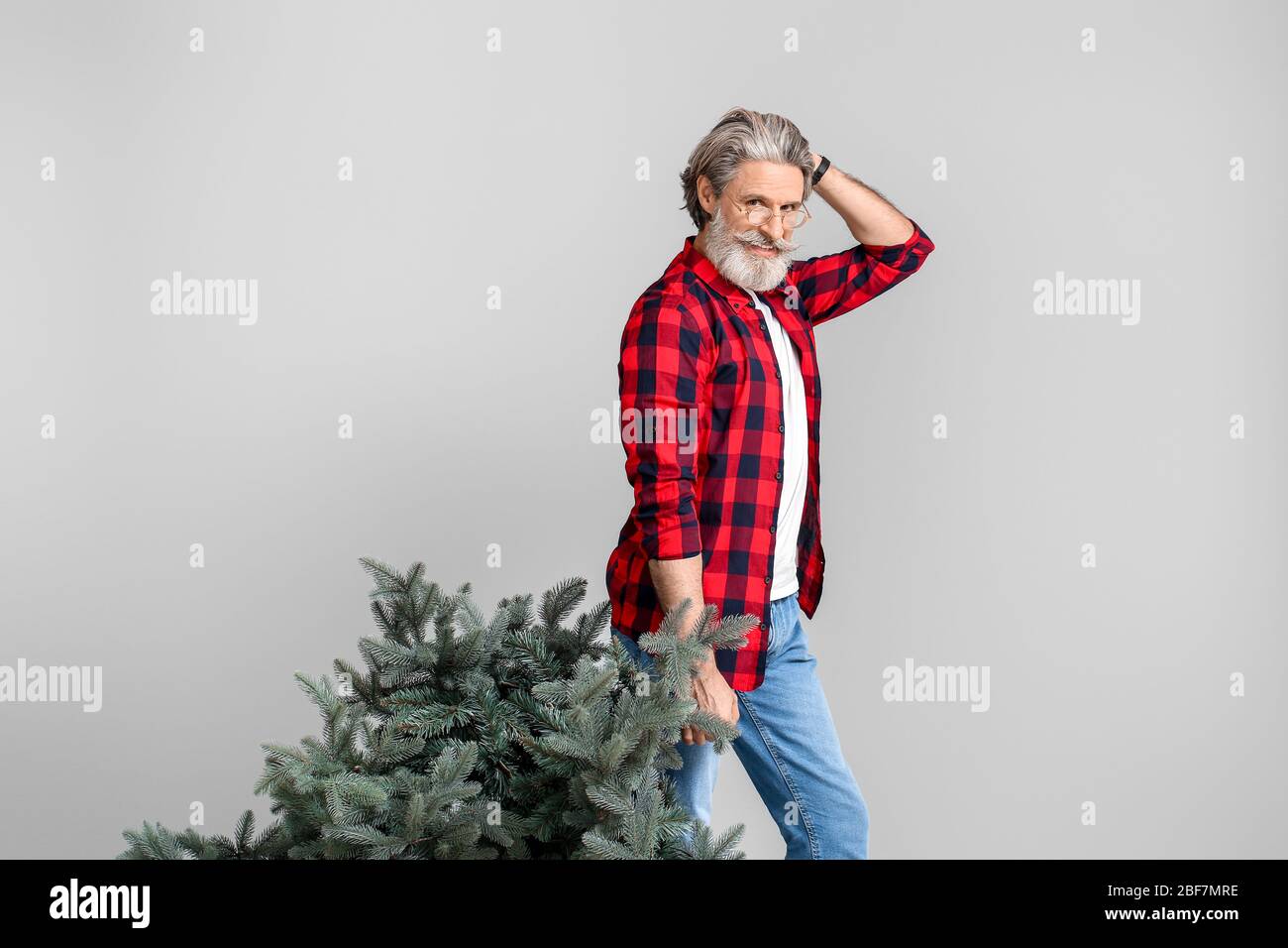 Man pull on tree hi-res stock photography and images - Alamy