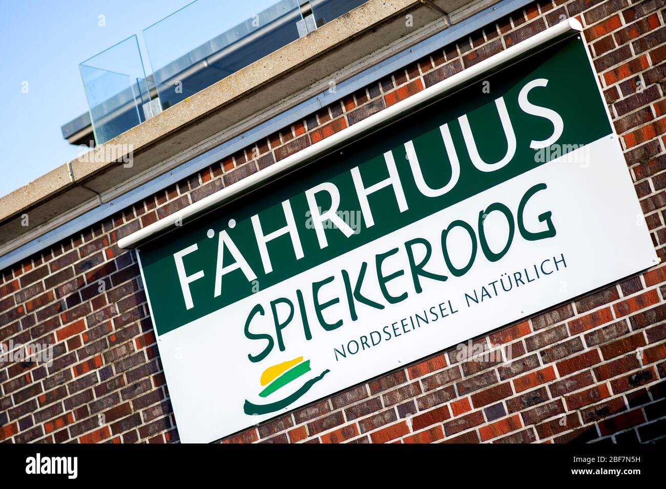 Neuharlingersiel, Germany. 17th Feb, 2020. A sign with the inscription ...