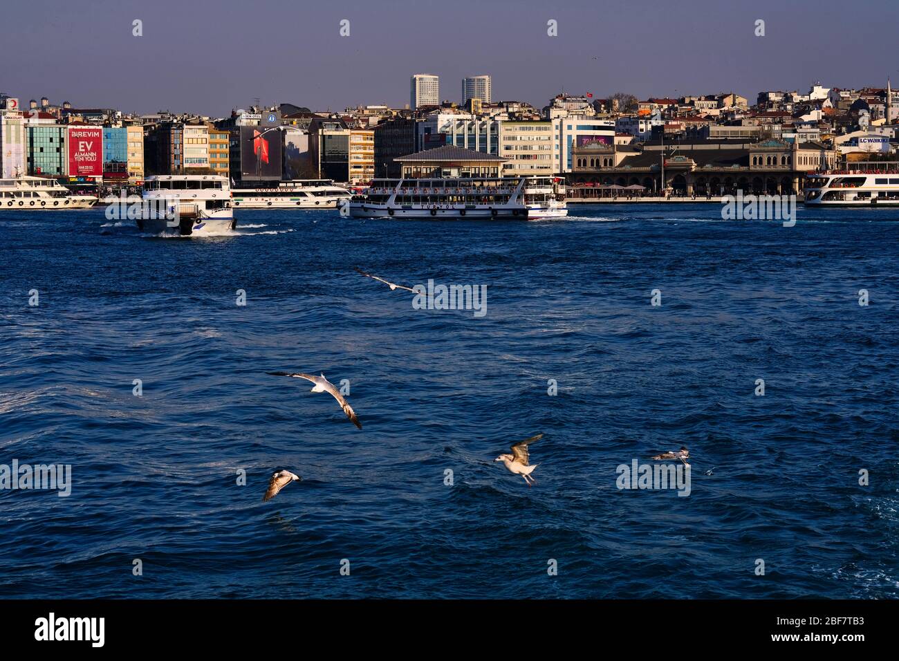 İDO Ferries carrying passengers in Istanbul Strait Stock Photo - Alamy