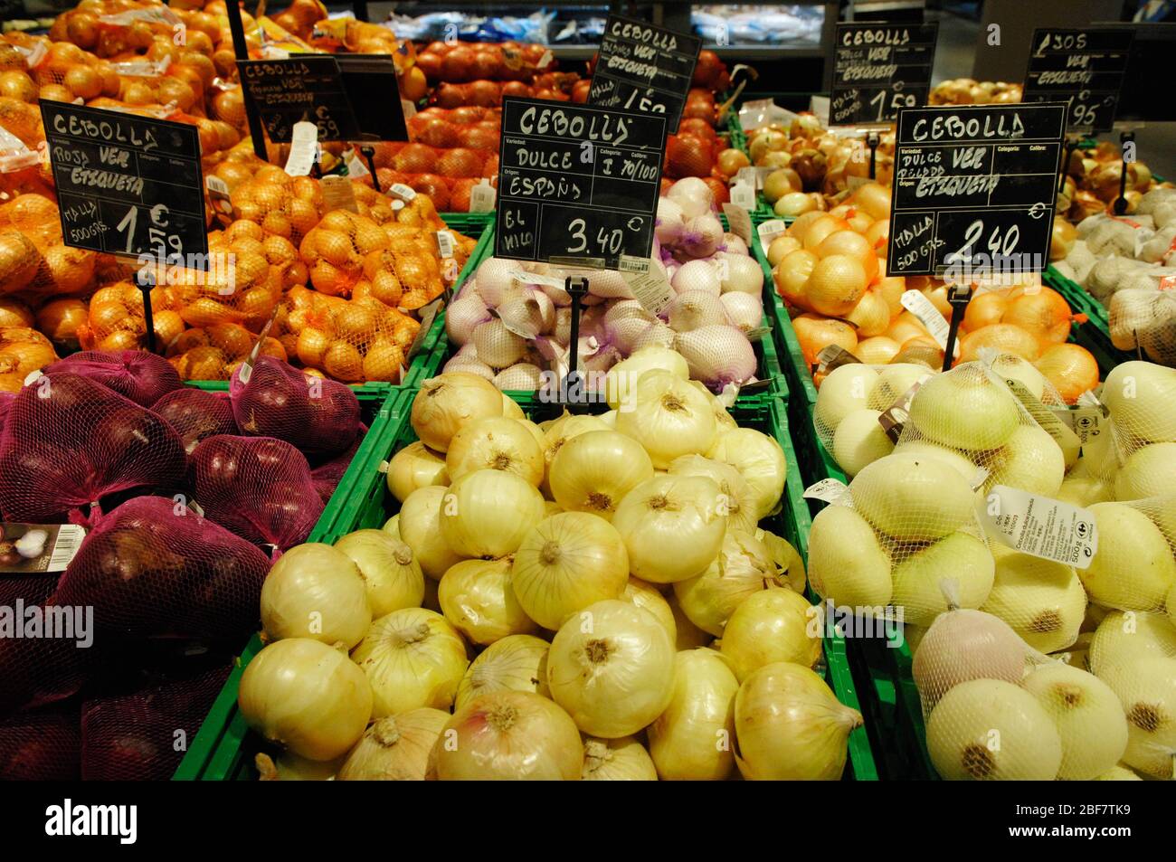 Vegetable section in supermarket hi-res stock photography and images ...