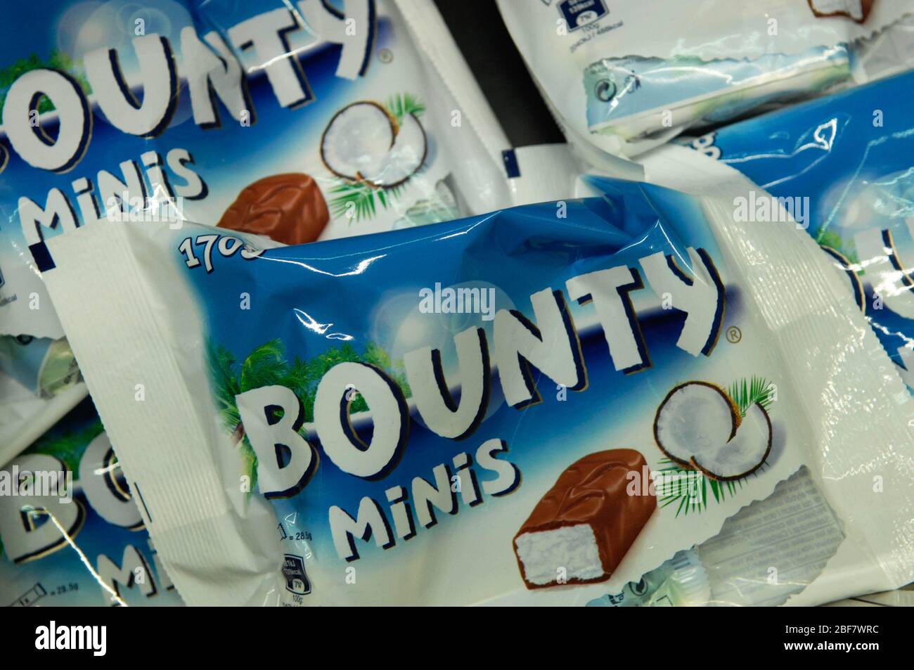 Bounty chocolate bar wrapper hi-res stock photography and images - Alamy