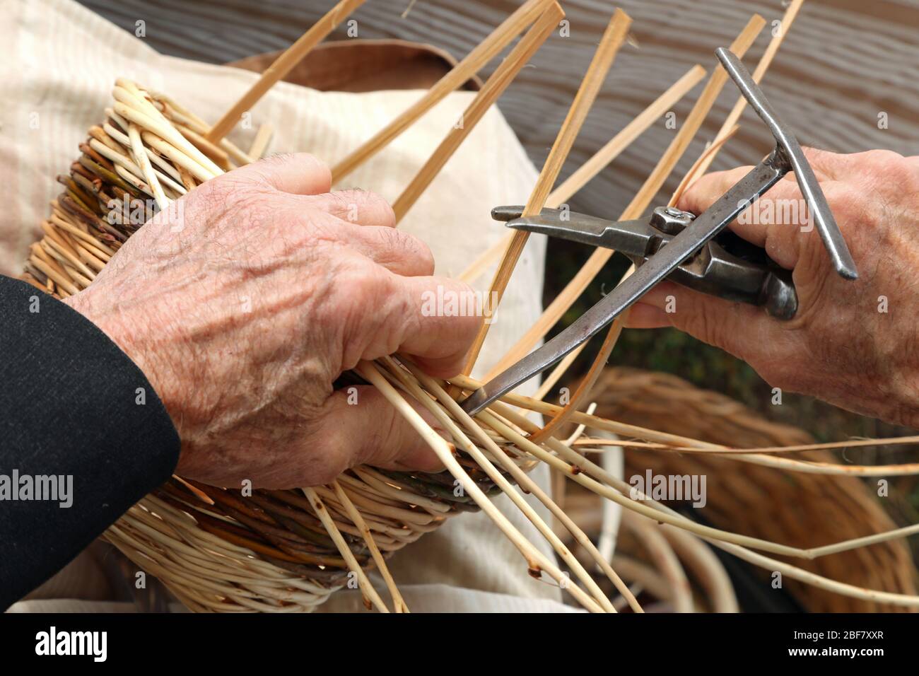 Skillful wood cutting hi-res stock photography and images - Alamy