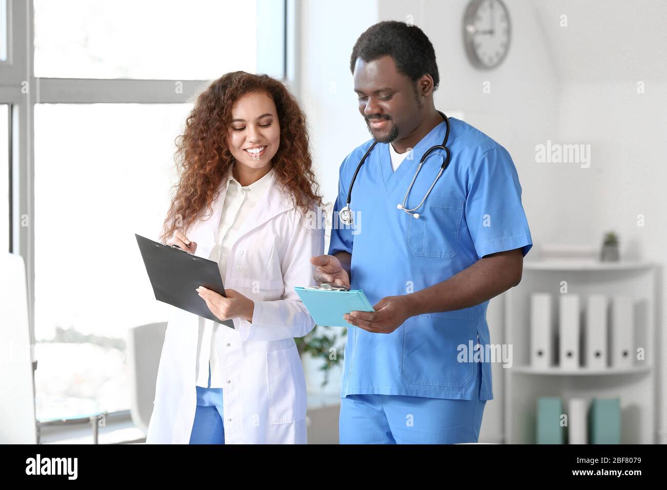 American doctors hi-res stock photography and images - Alamy