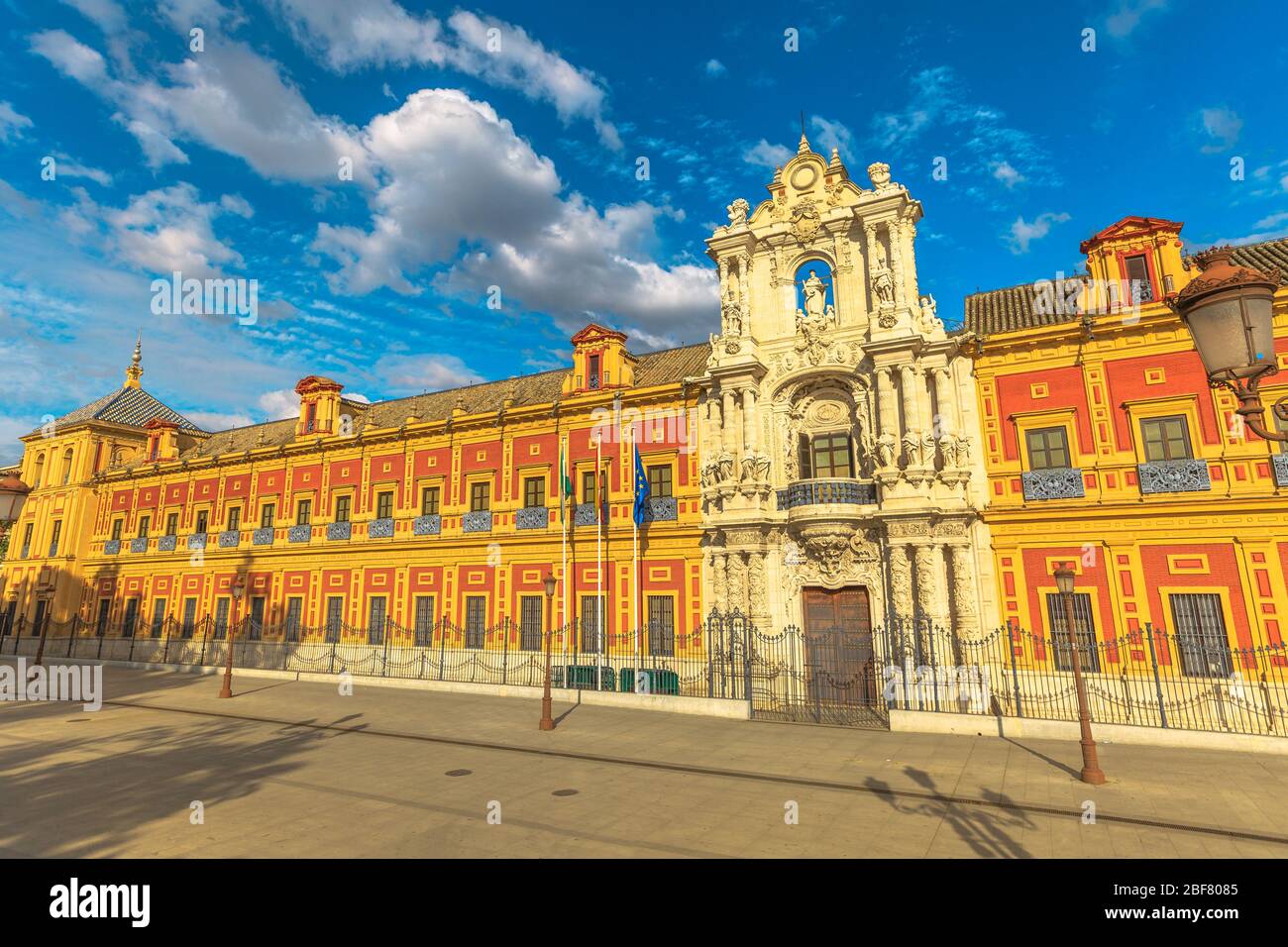 Colorful building seville hi-res stock photography and images - Alamy