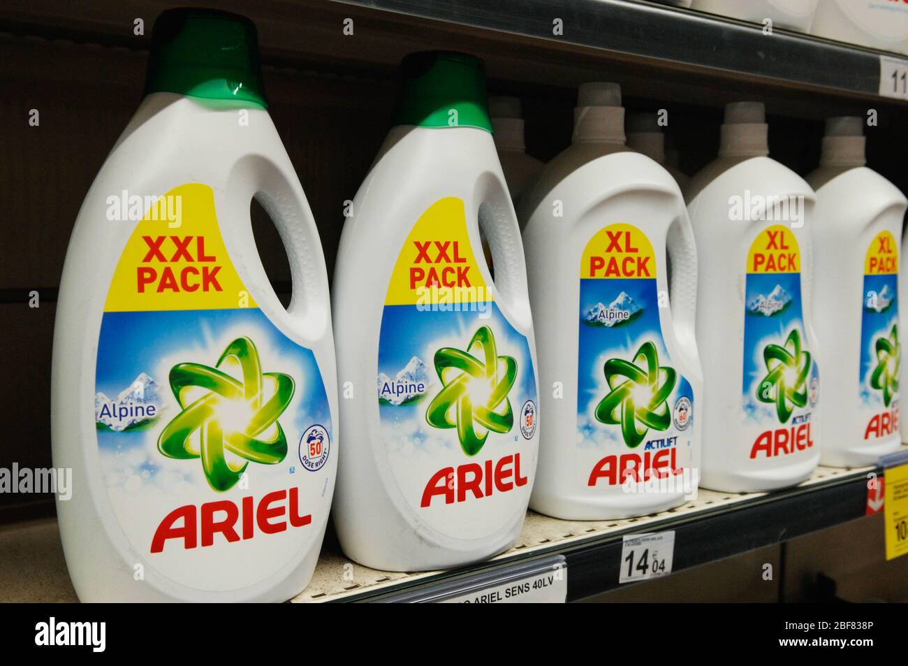 Ariel washing machine hi-res stock photography and images - Alamy