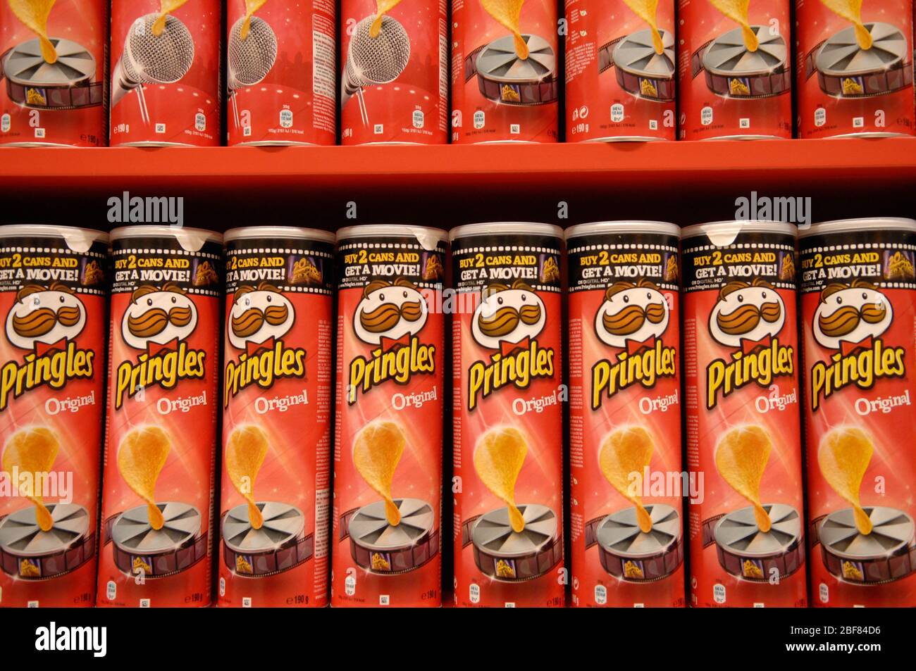 Pringles original flavour chips hi-res stock photography and images - Alamy