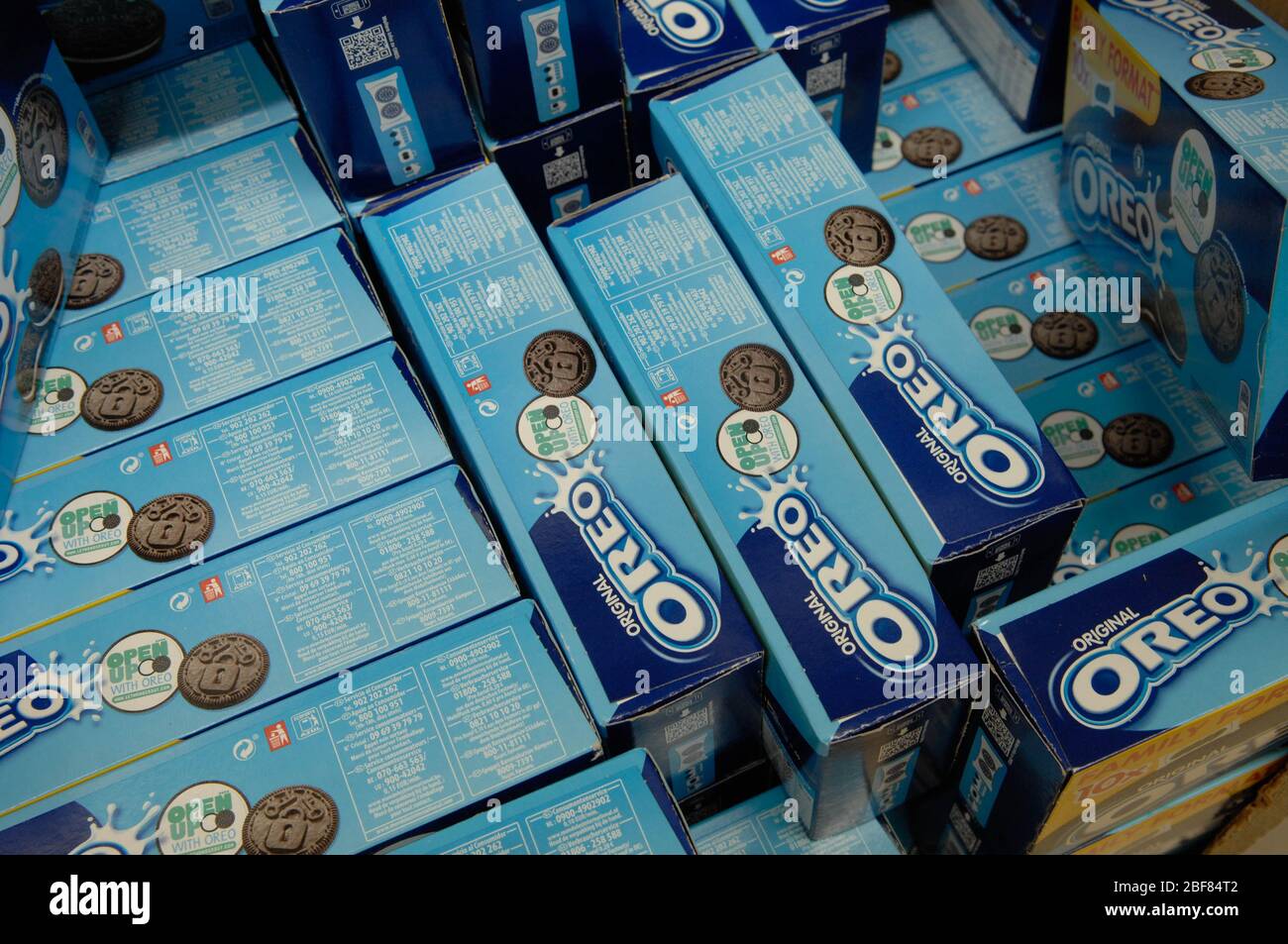 Oreo biscuits hi-res stock photography and images - Alamy