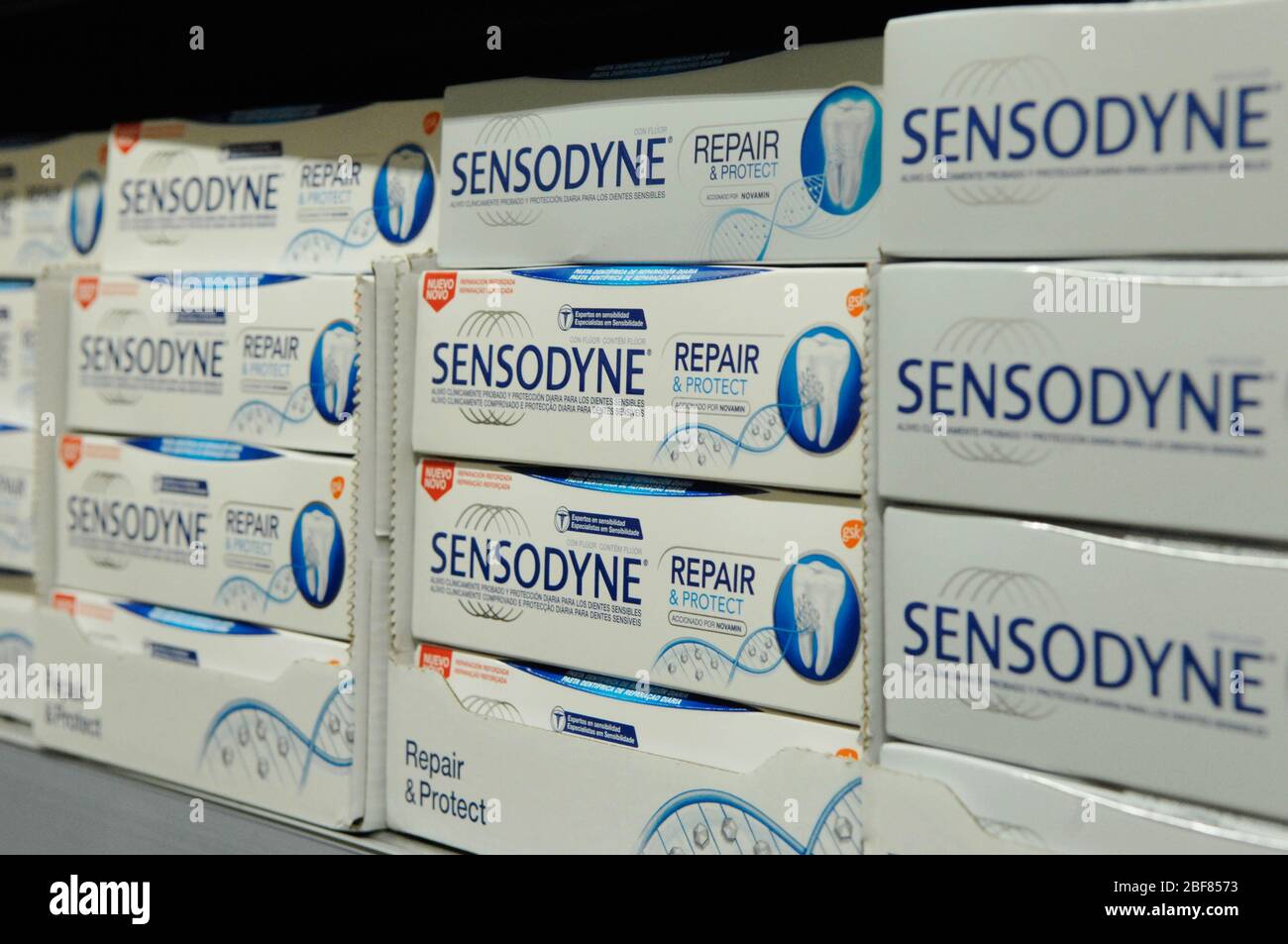 Sensodyne toothpaste hi-res stock photography and images - Alamy