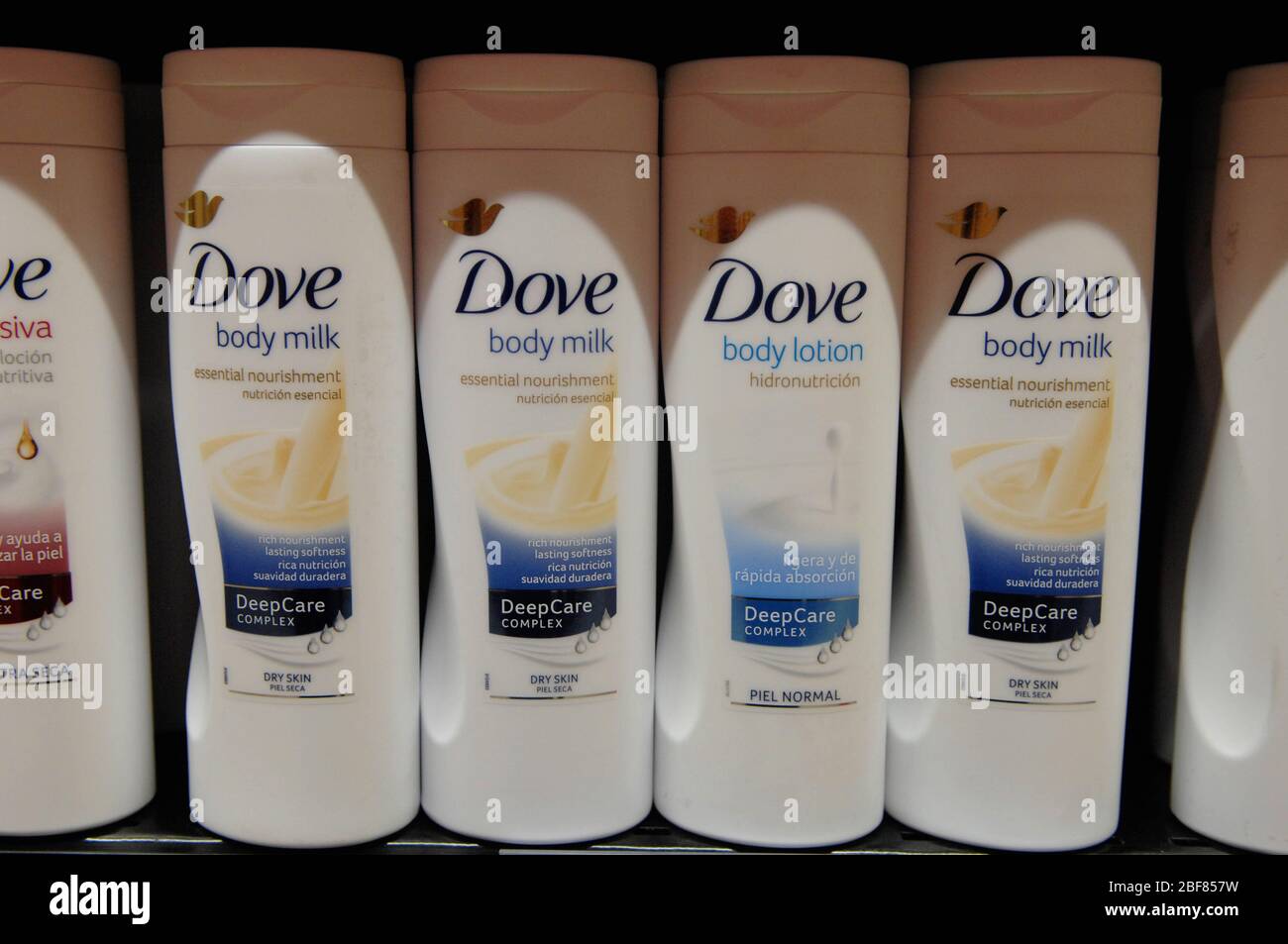Dove, Body Milk Stock Photo - Alamy