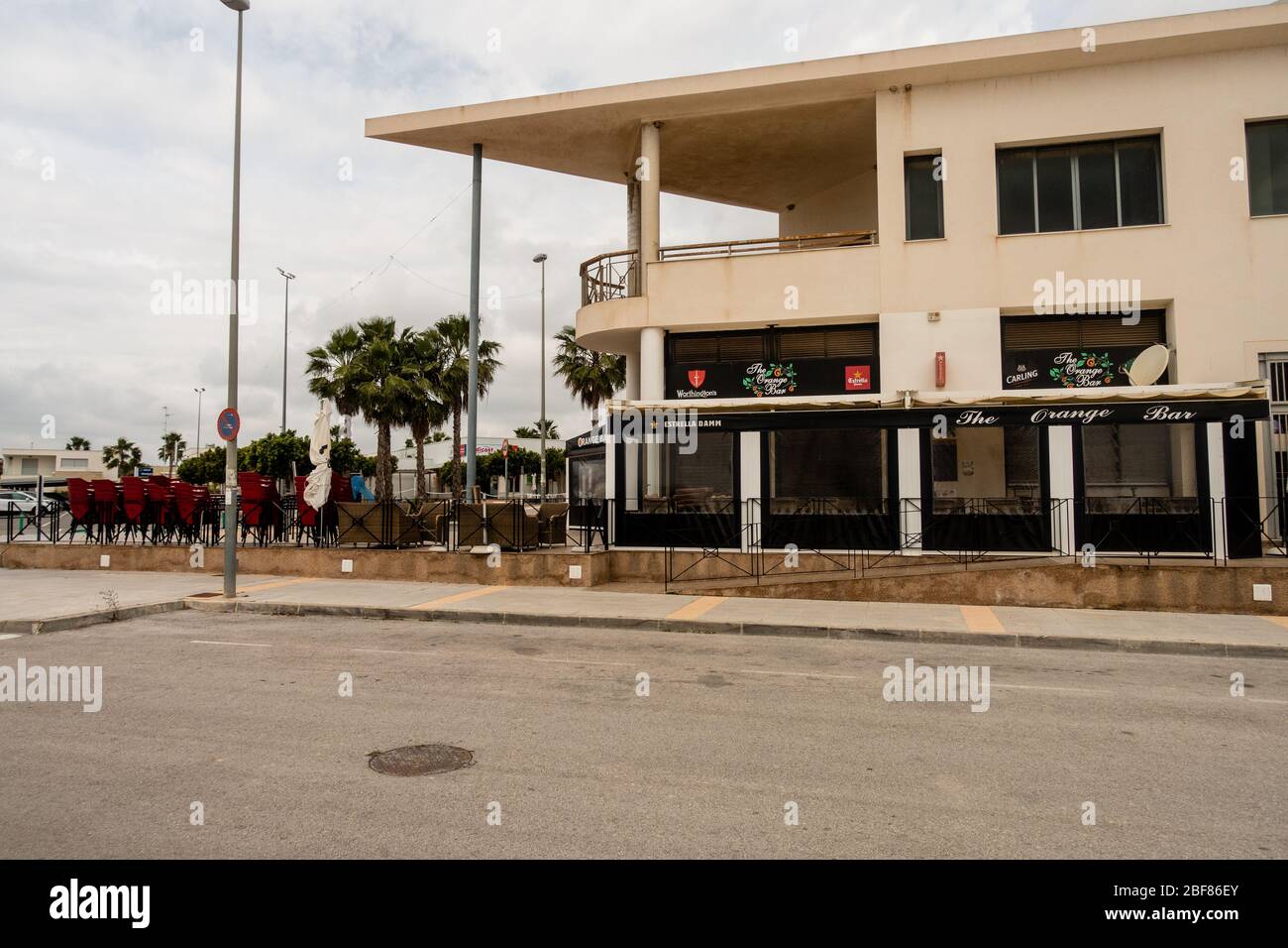 bar closed for business Stock Photo - Alamy