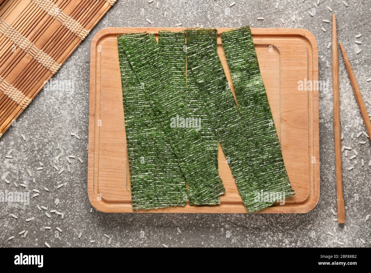Plate natural seaweed sheets hi-res stock photography and images - Alamy