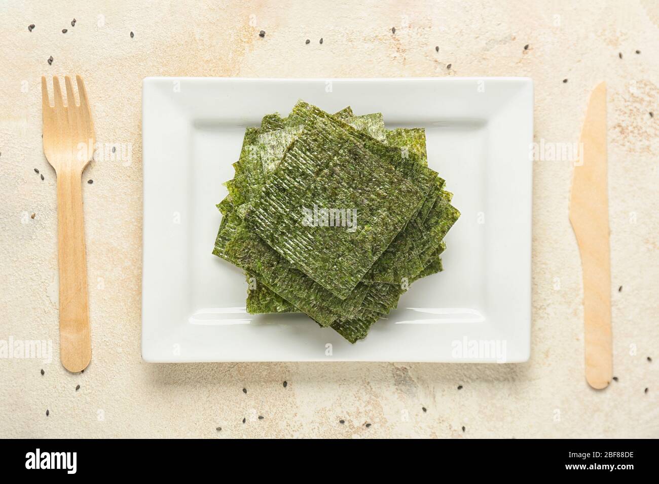 Plate natural seaweed sheets hi-res stock photography and images - Alamy
