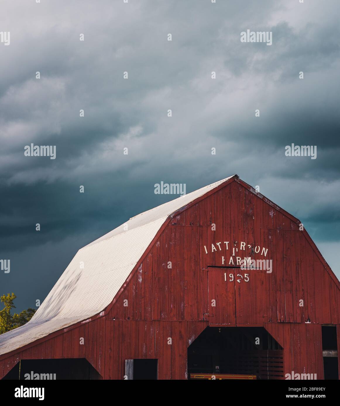 Farm cabin hi-res stock photography and images - Alamy