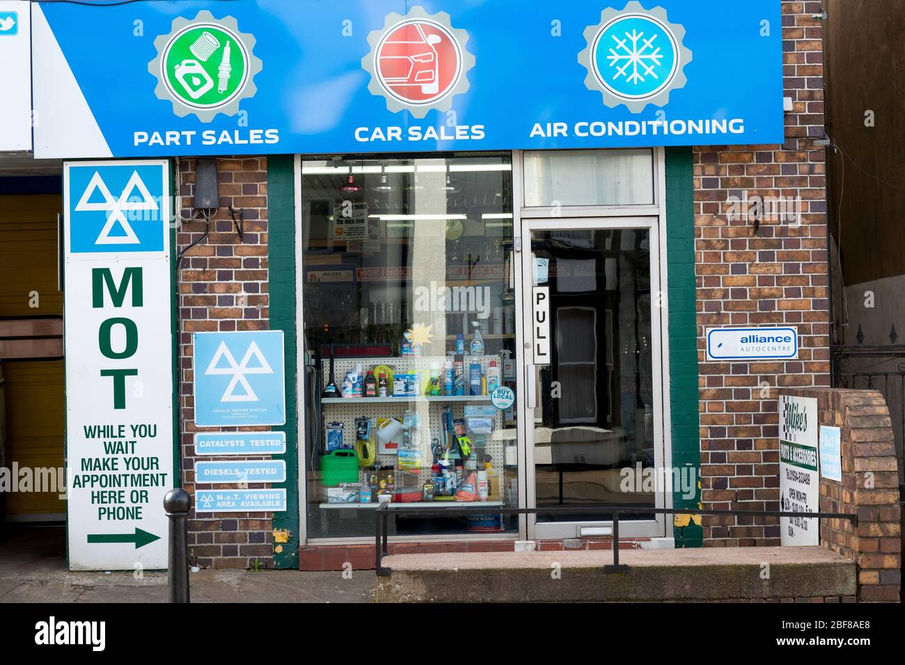 Automotive retailer hi-res stock photography and images - Alamy