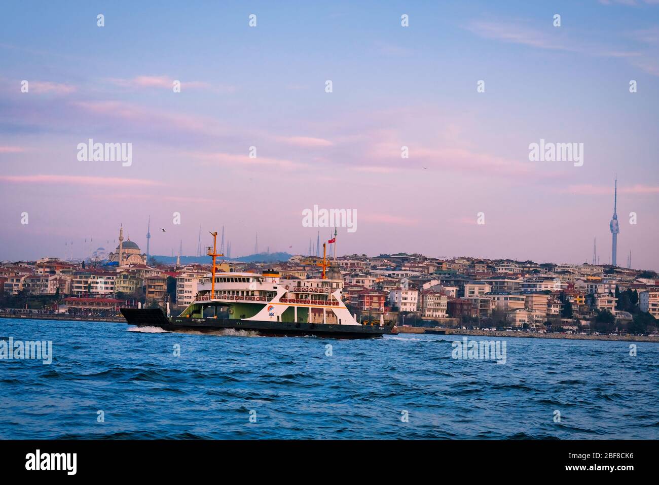 İDO Ferries carrying passengers in Istanbul Strait Stock Photo - Alamy