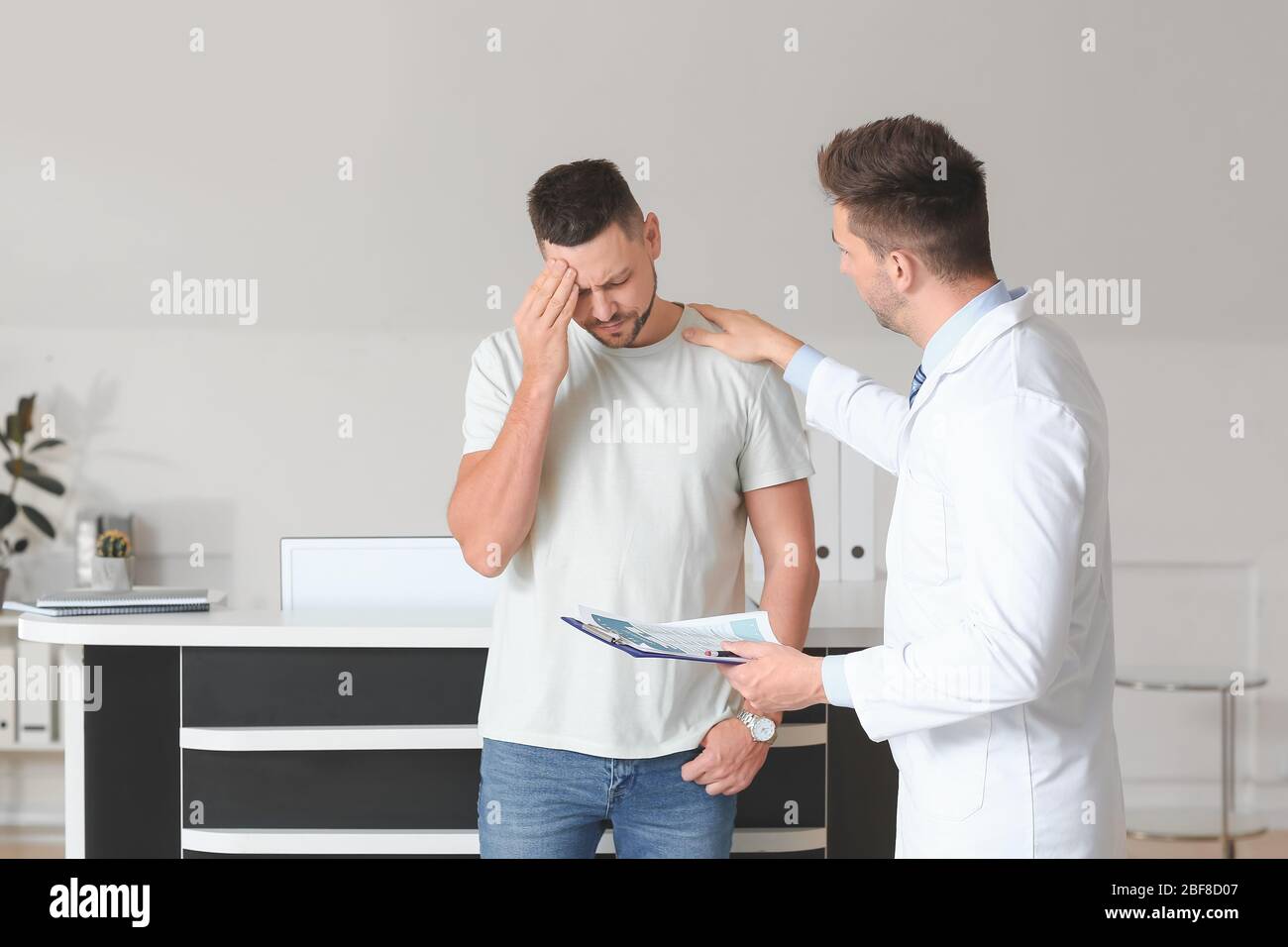 Hospital reception sad hi-res stock photography and images - Alamy