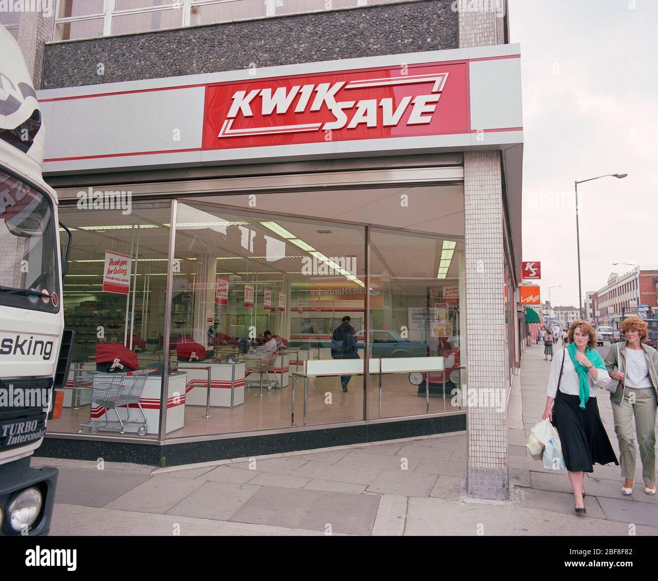 1987 Kwik Save supermarket, Ilford, London, UK Stock Photo - Alamy