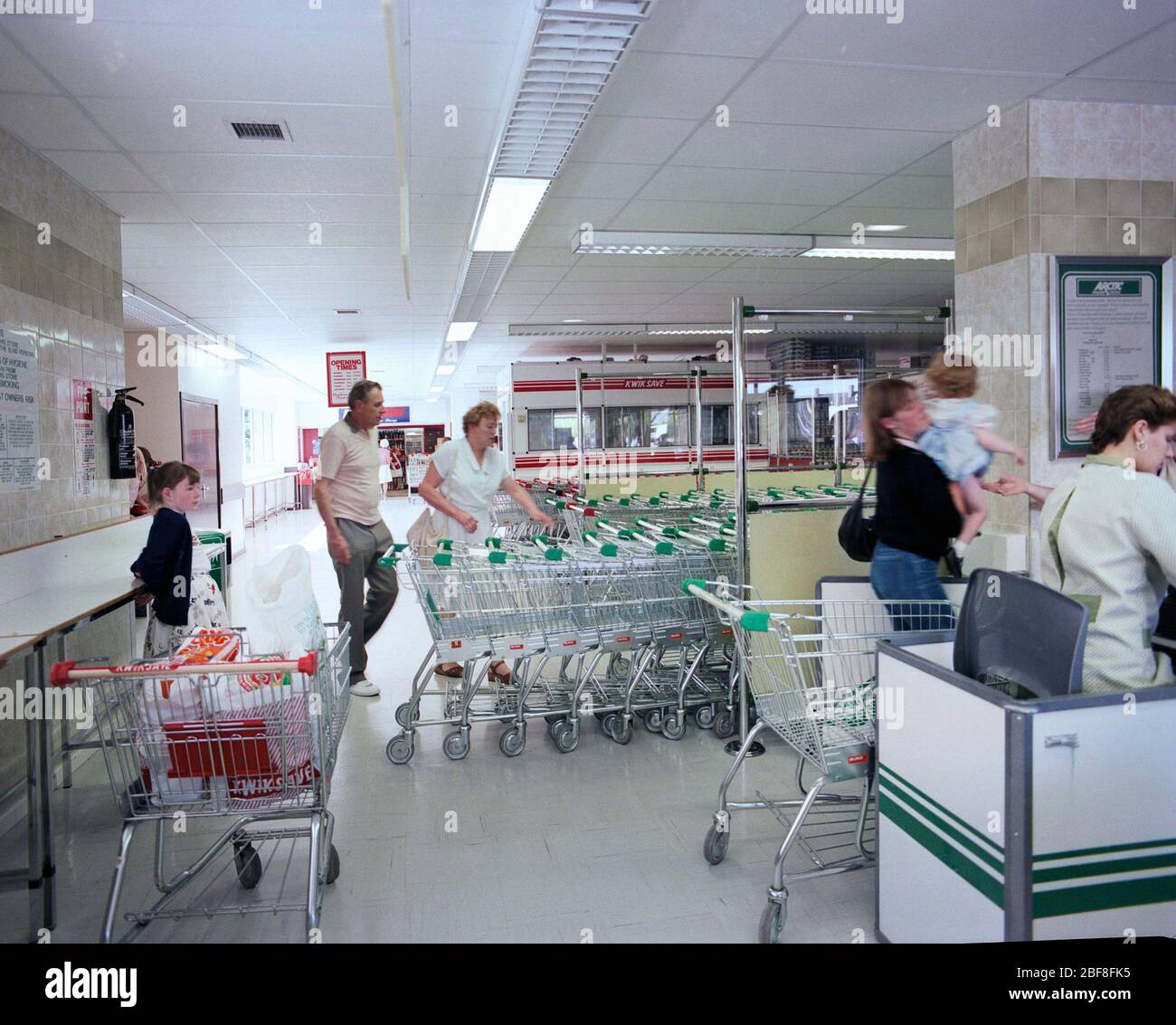 Kwik save 1980s hi-res stock photography and images - Alamy