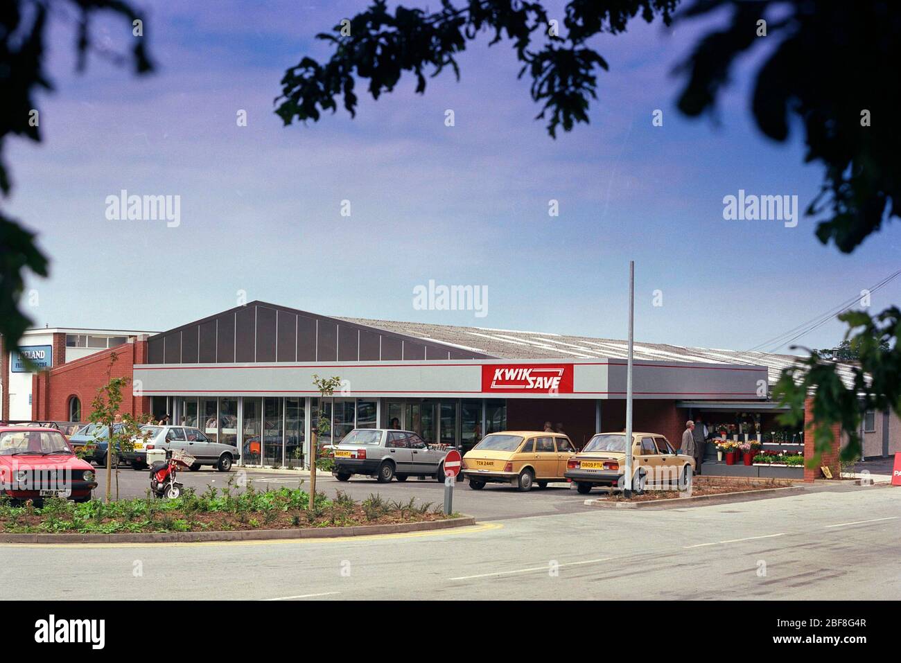 Kwik save 1980s hi-res stock photography and images - Alamy