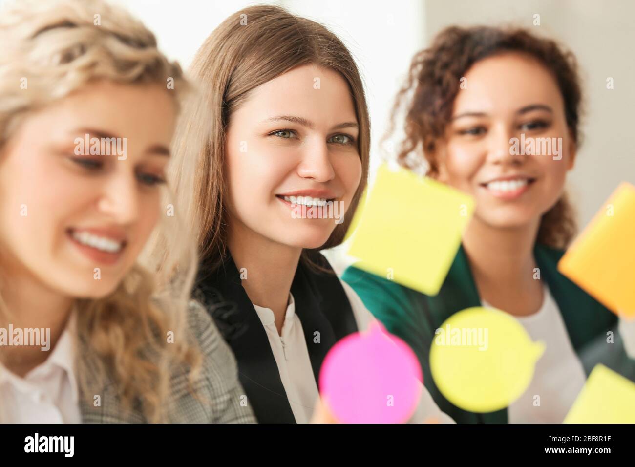 Women study interior decoration hi-res stock photography and images - Alamy