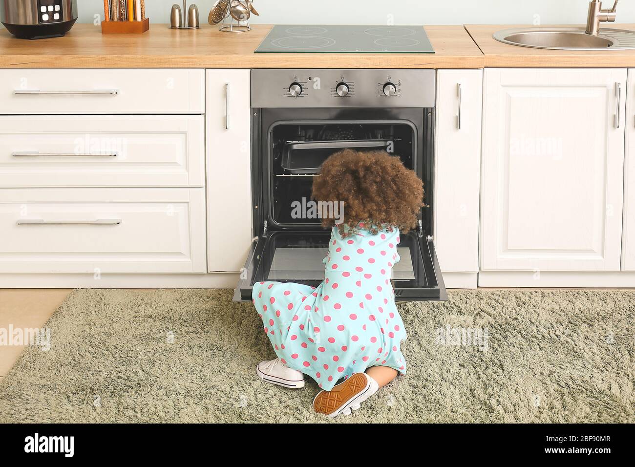 Injury burn stove hi-res stock photography and images - Alamy