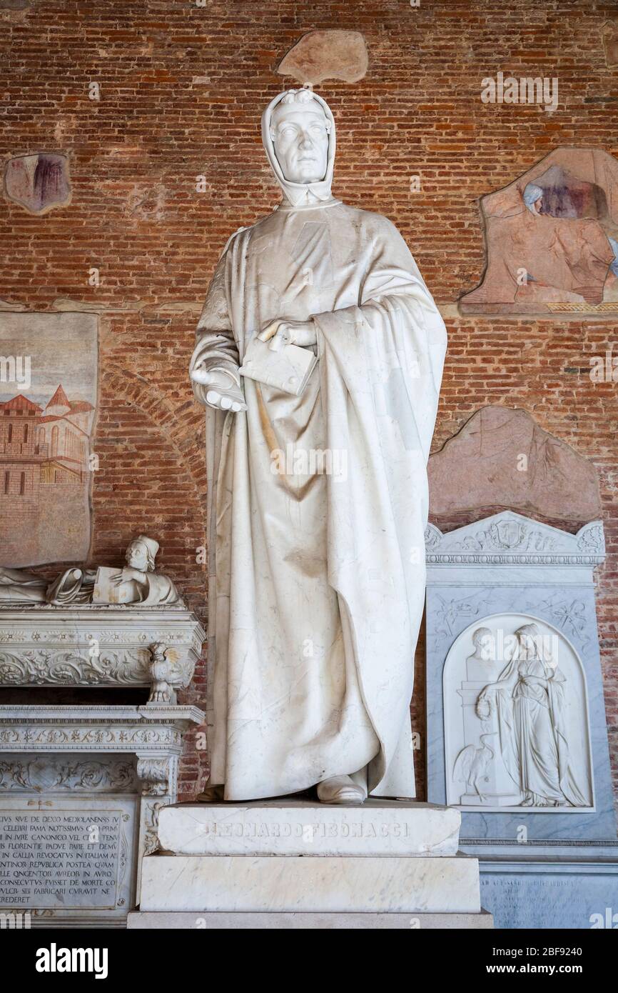 Statue of leonardo fibonacci hi-res stock photography and images - Alamy