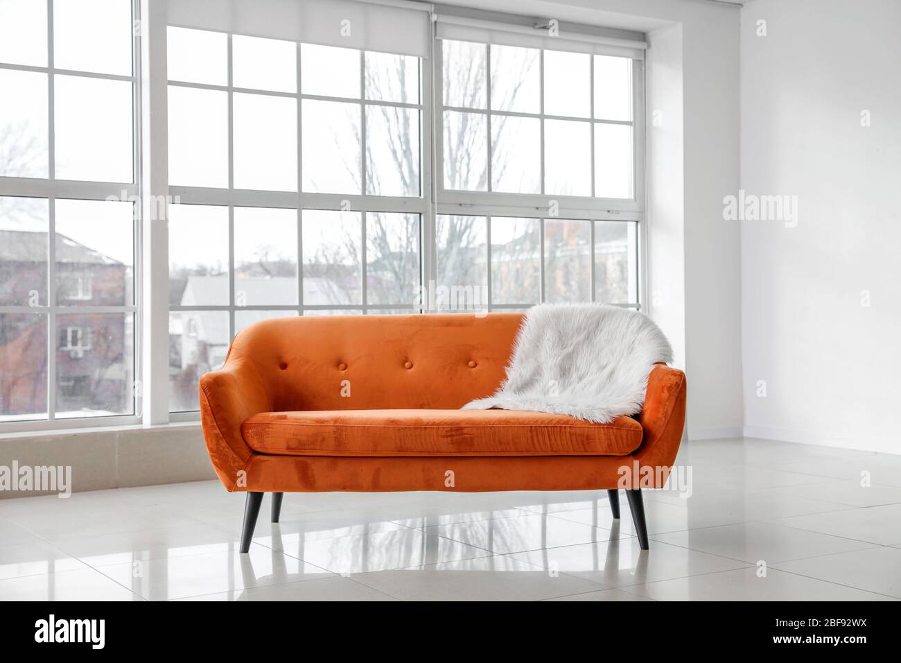 Sofa near window hi-res stock photography and images - Alamy