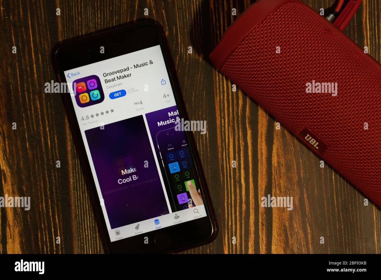Los Angeles, California, USA - 16 April 2020: Groovepad music and beat ...