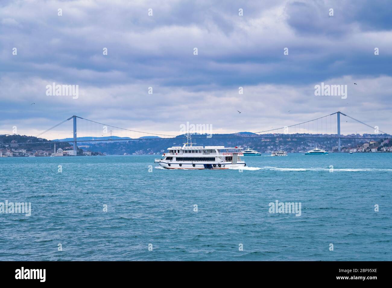 İDO Ferries carrying passengers in Istanbul Strait Stock Photo - Alamy
