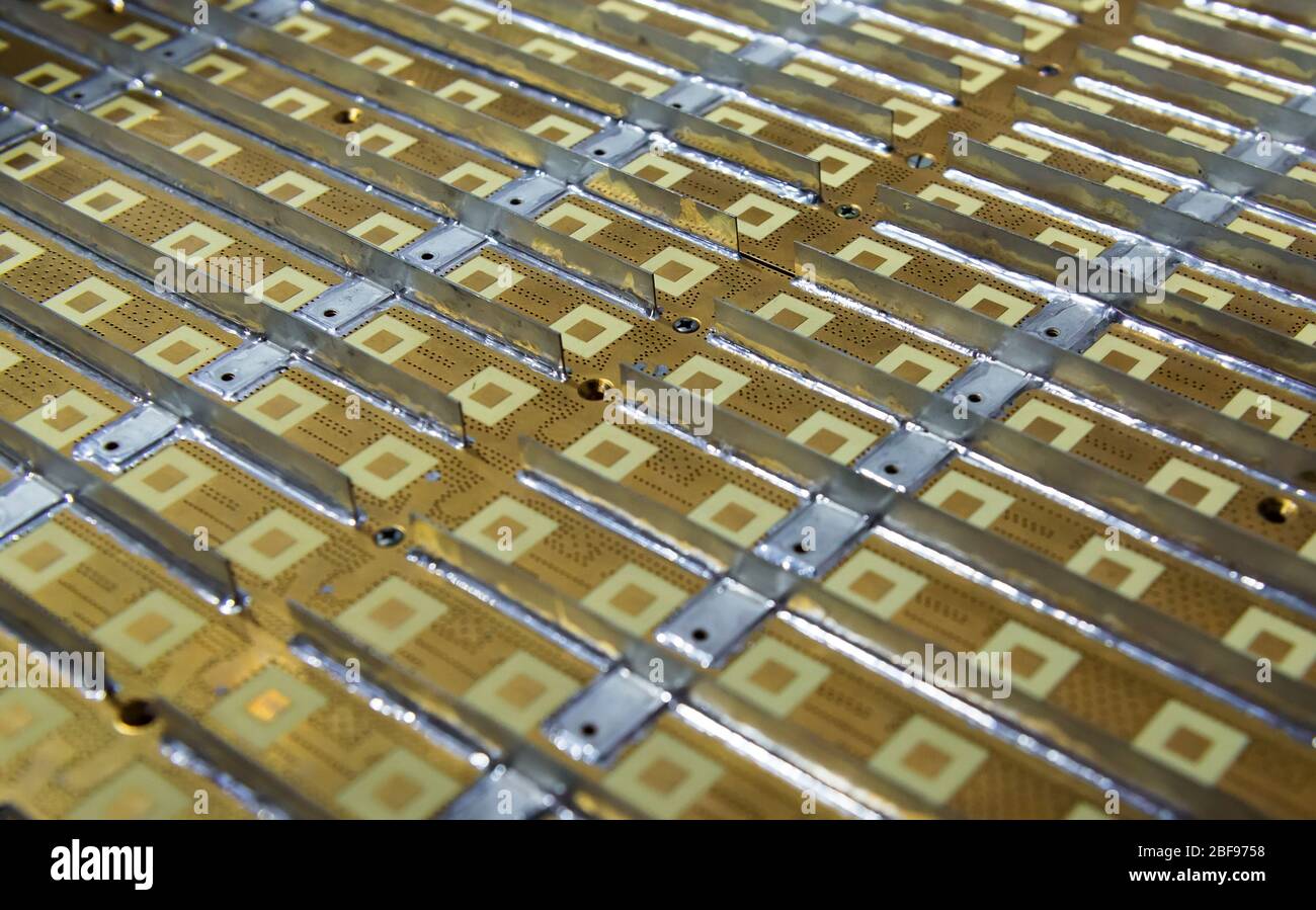 Phased array antenna hi-res stock photography and images - Alamy