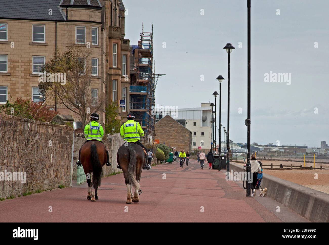 Female mounted police hi-res stock photography and images - Alamy