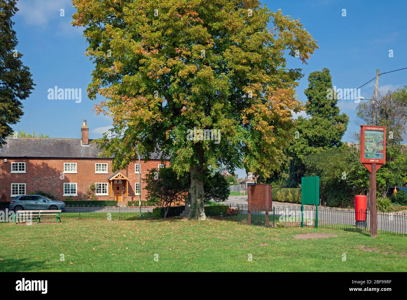England, Buckinghamshire, Cheddington Village Centre Stock Photo - Alamy