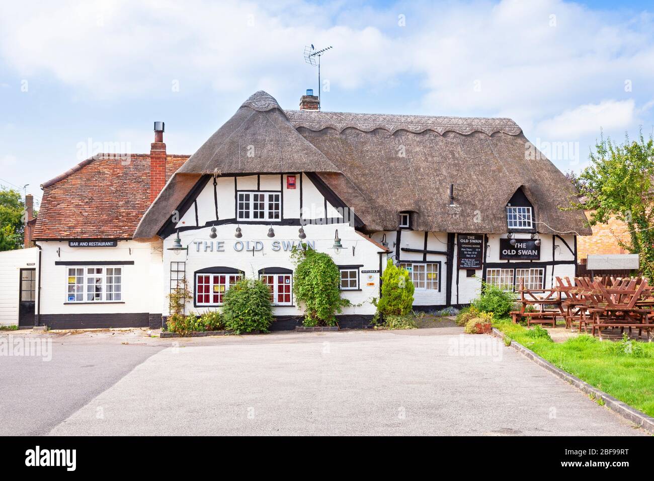 Cheddington, bucks hi-res stock photography and images - Alamy