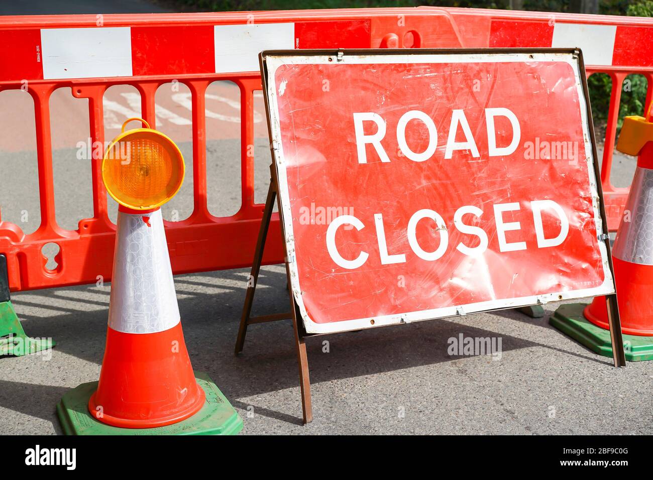 Road closed sign, UK Stock Photo - Alamy