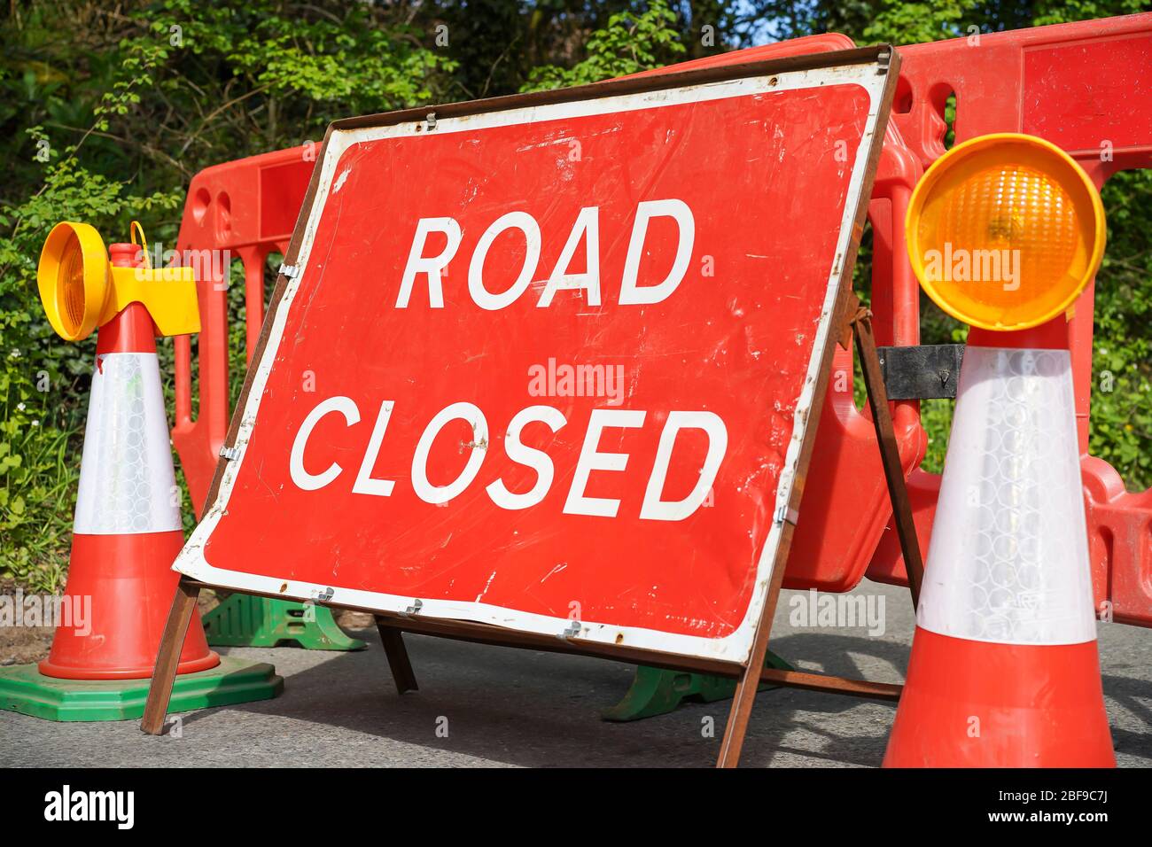 Road closed sign, UK Stock Photo - Alamy