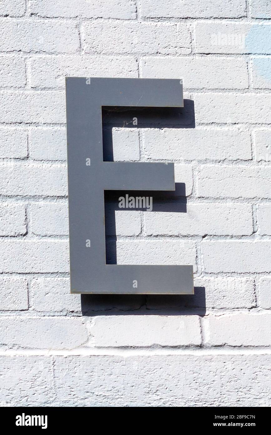 Letter e script hi-res stock photography and images - Alamy