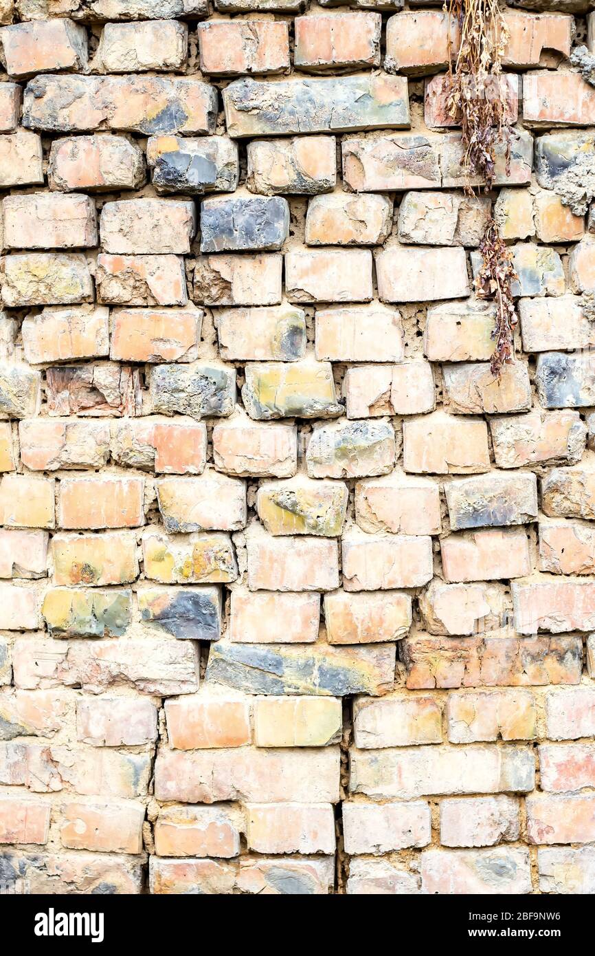 Battered brickwork hi-res stock photography and images - Alamy