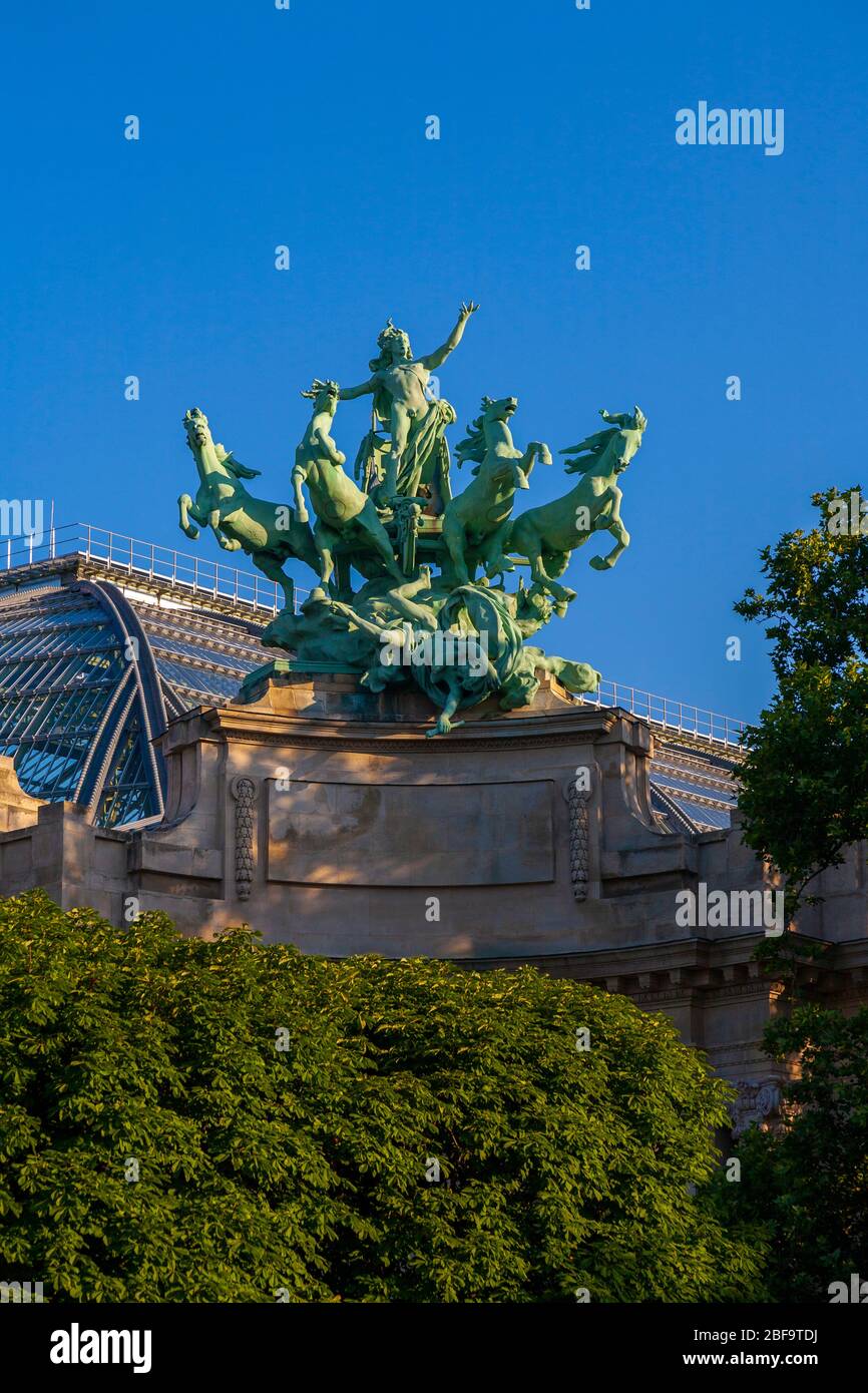 Detail of quadriga statue hi-res stock photography and images - Alamy