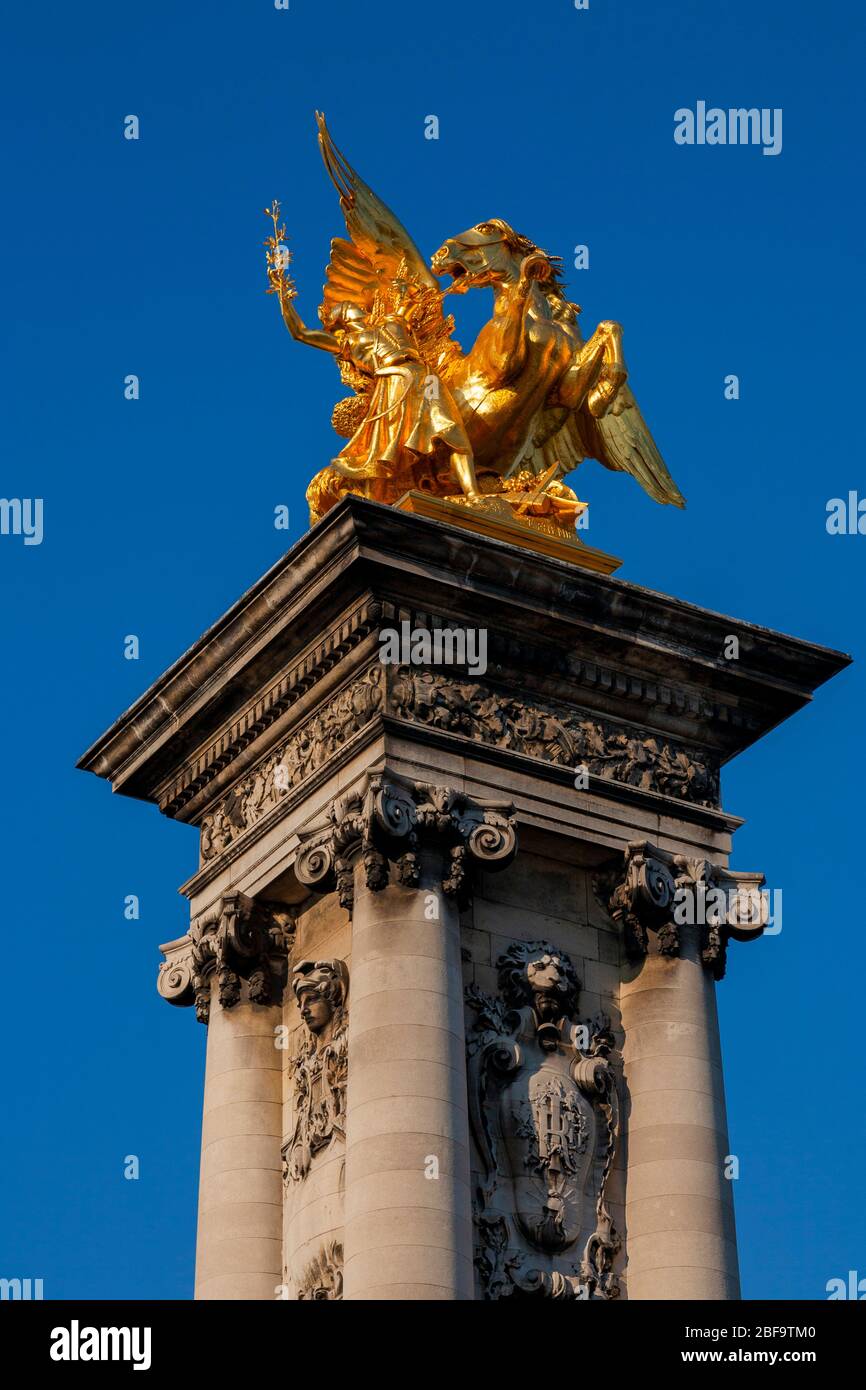 The Fame of the Arts Gilt Bronze Statue, Pont Alexandre III, Paris ...