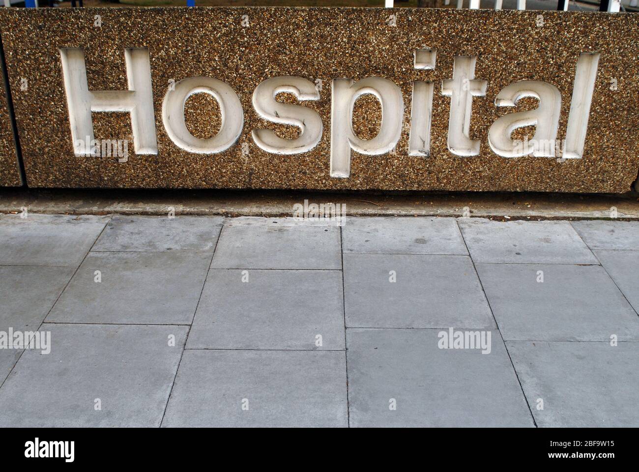 Main entrance of St Thomas' Hospital, London Stock Photo - Alamy