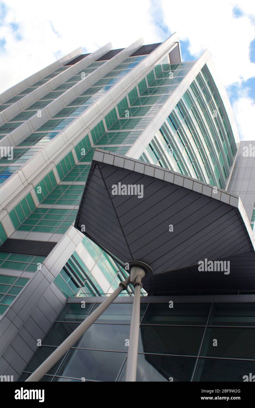 Exterior image of the front entrance to University College Hospital ...