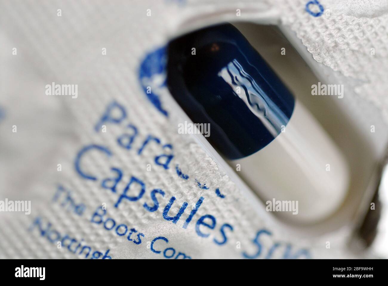 Tablet pill paracetamol packet hi-res stock photography and images - Alamy