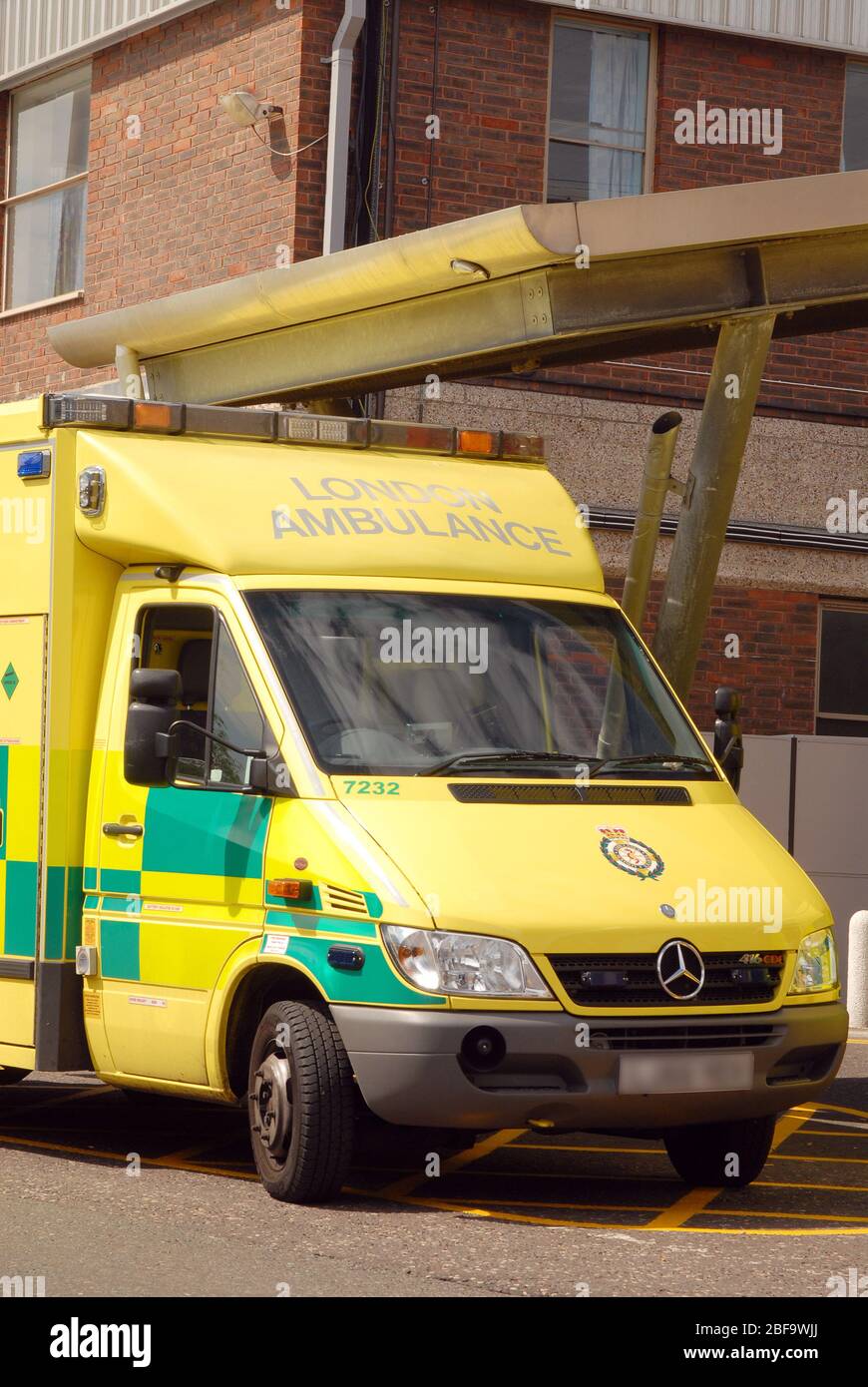 A London ambulance Stock Photo - Alamy