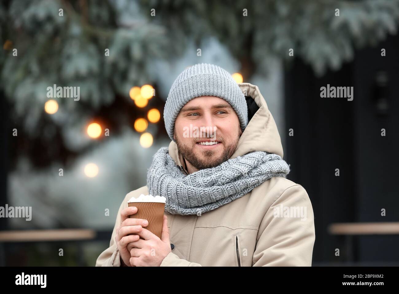 Drinking hot cocoa hi-res stock photography and images - Alamy