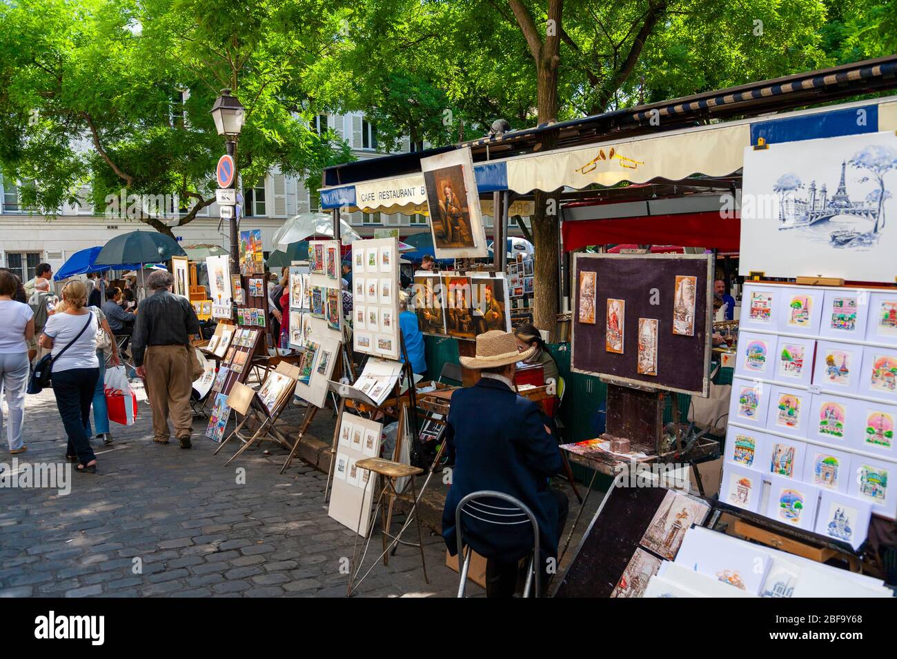 Artist's Market, Montmartre, Paris, France Stock Photo - Alamy