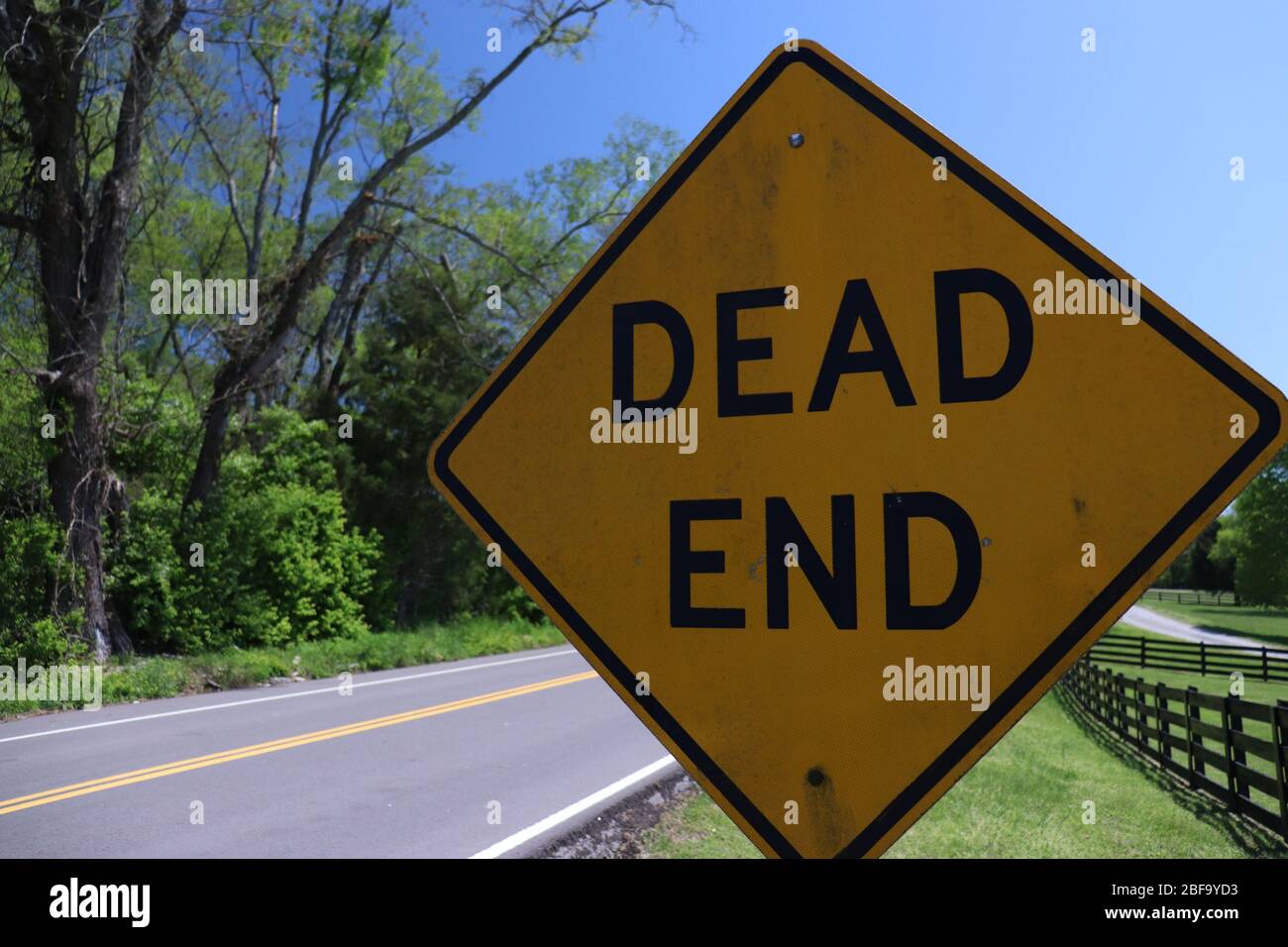 a dead end sign Stock Photo - Alamy